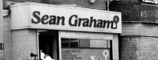 Hundreds remember dead of Bookies Massacre by UDA British agents | An ...