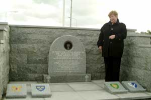 Memorial dedicated to young IRA Volunteer | An Phoblacht